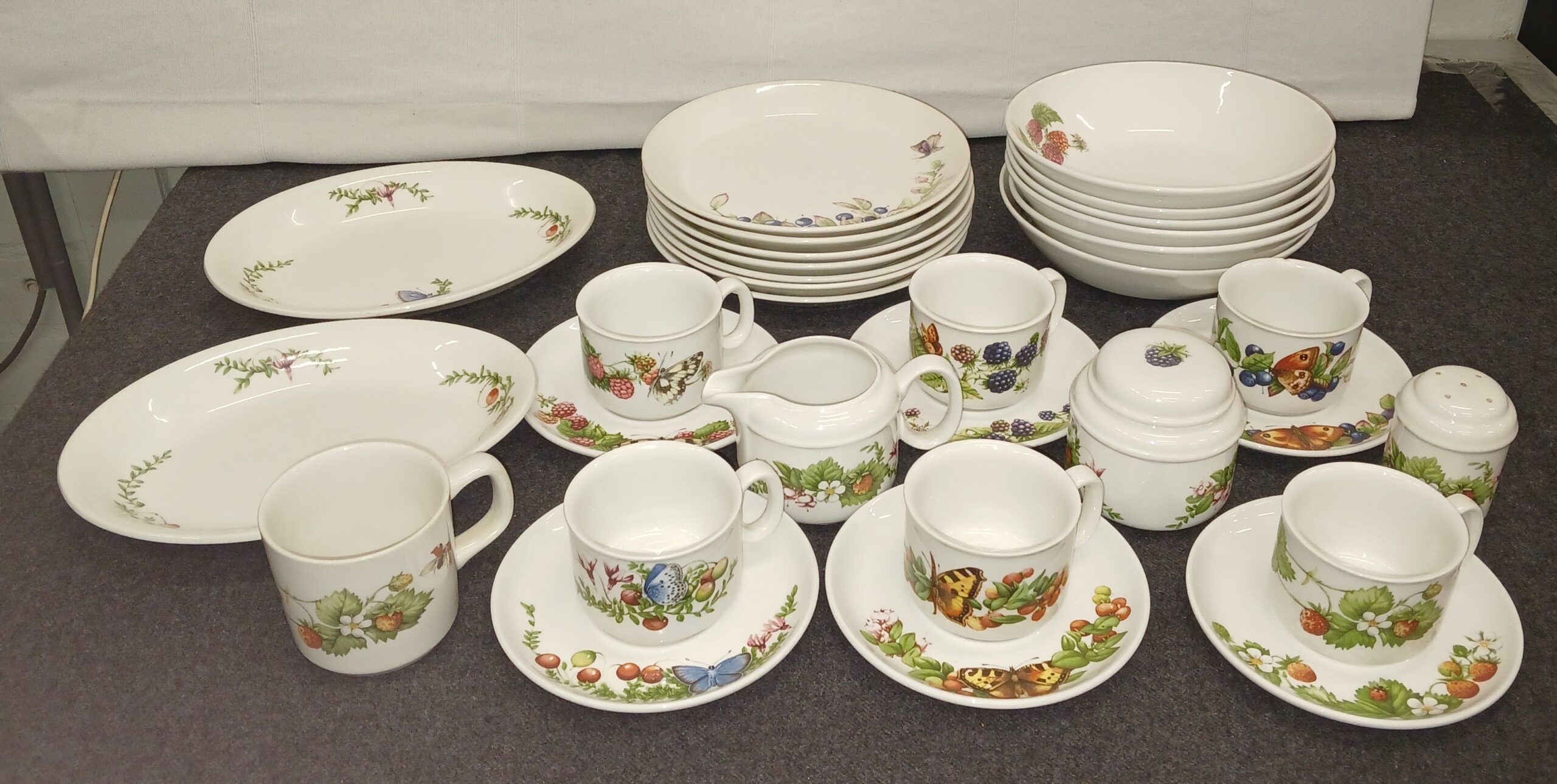Wedgwood J&E Meakin Servies Set - Kringloop Goor - Kringloopoutlet Hof ...