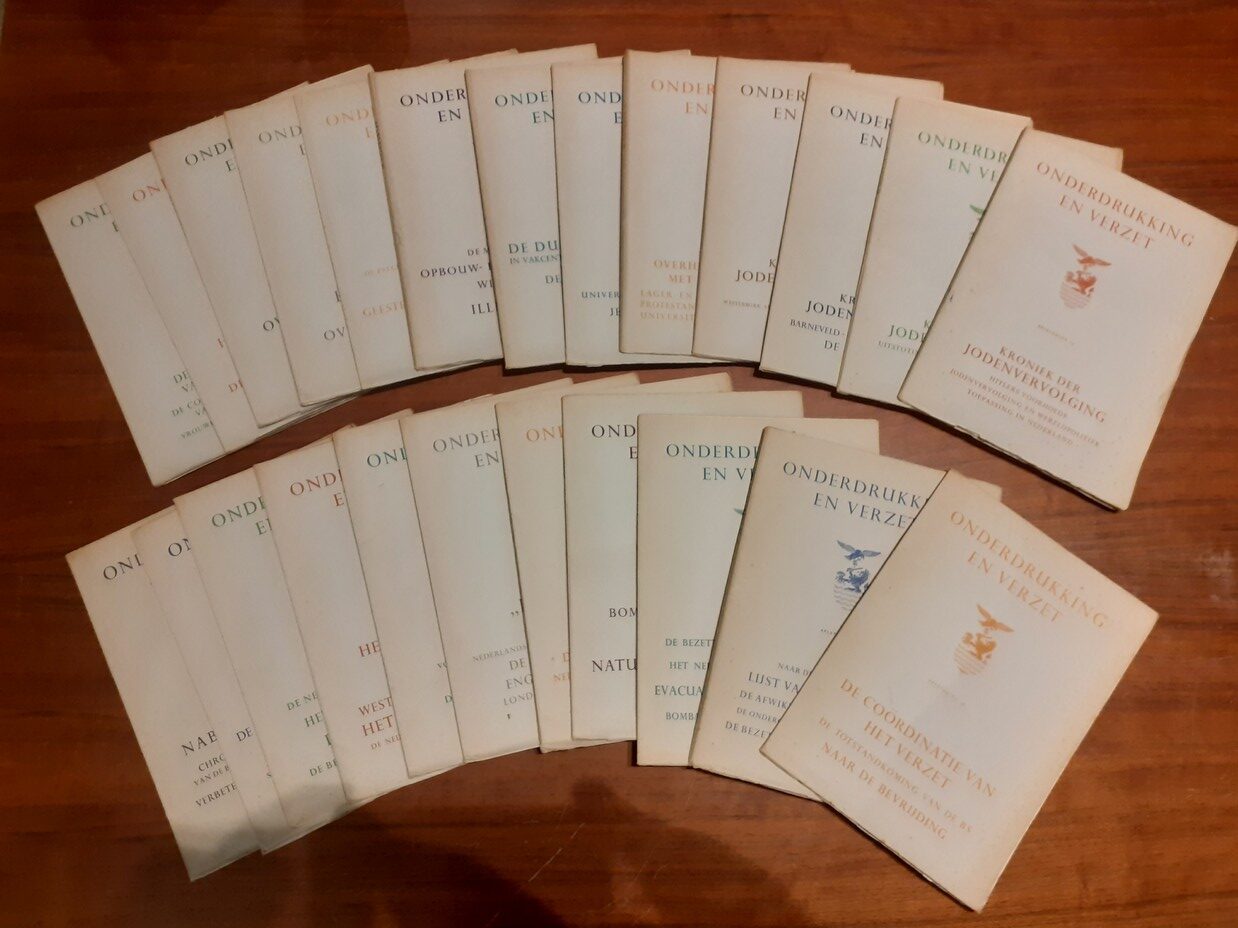 Losse afleveringen van boeken 3 en 4 van “Onderdrukking en verzet ...